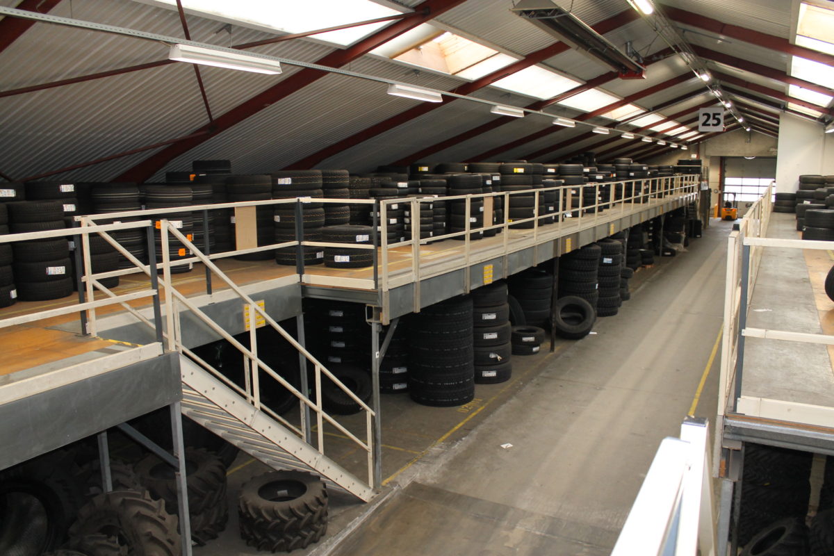 Mezzanin til lager - Vi tilbyder mezzaniner i holdbart stål til dit lager