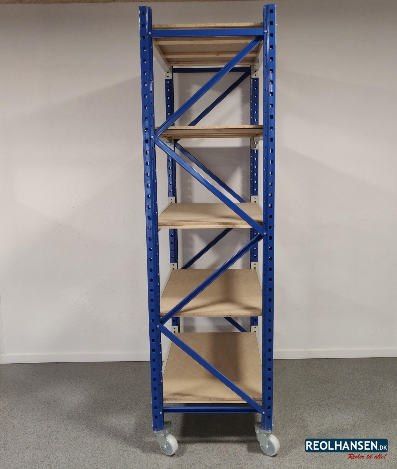 Letpallereol på hjul m. 5 spånplade hylder | ReolHansen